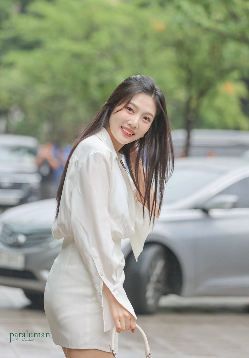 paraluman; only red velvet on Twitter: "230621 동물농장 출근 🥹💚 WELCOME BACK MC JOY 💚🥹 # ...