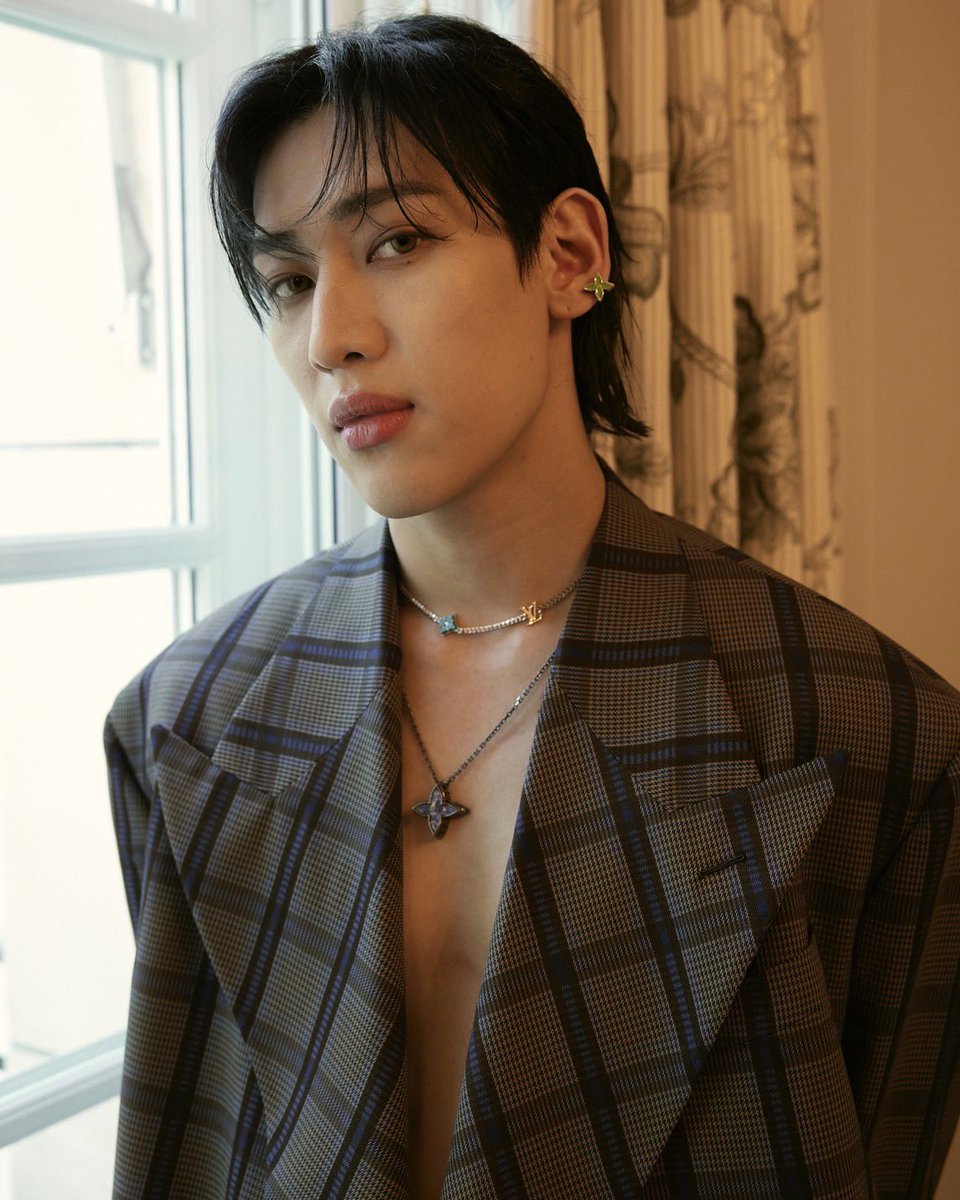 ELLE Thailand on Twitter: "ลุคชมโชว์ของหนุ่ม แบมแบม กันต์พิมุกต์ @bambam1a ที่ไปร่วมชมแฟชั่นโชว์ ...