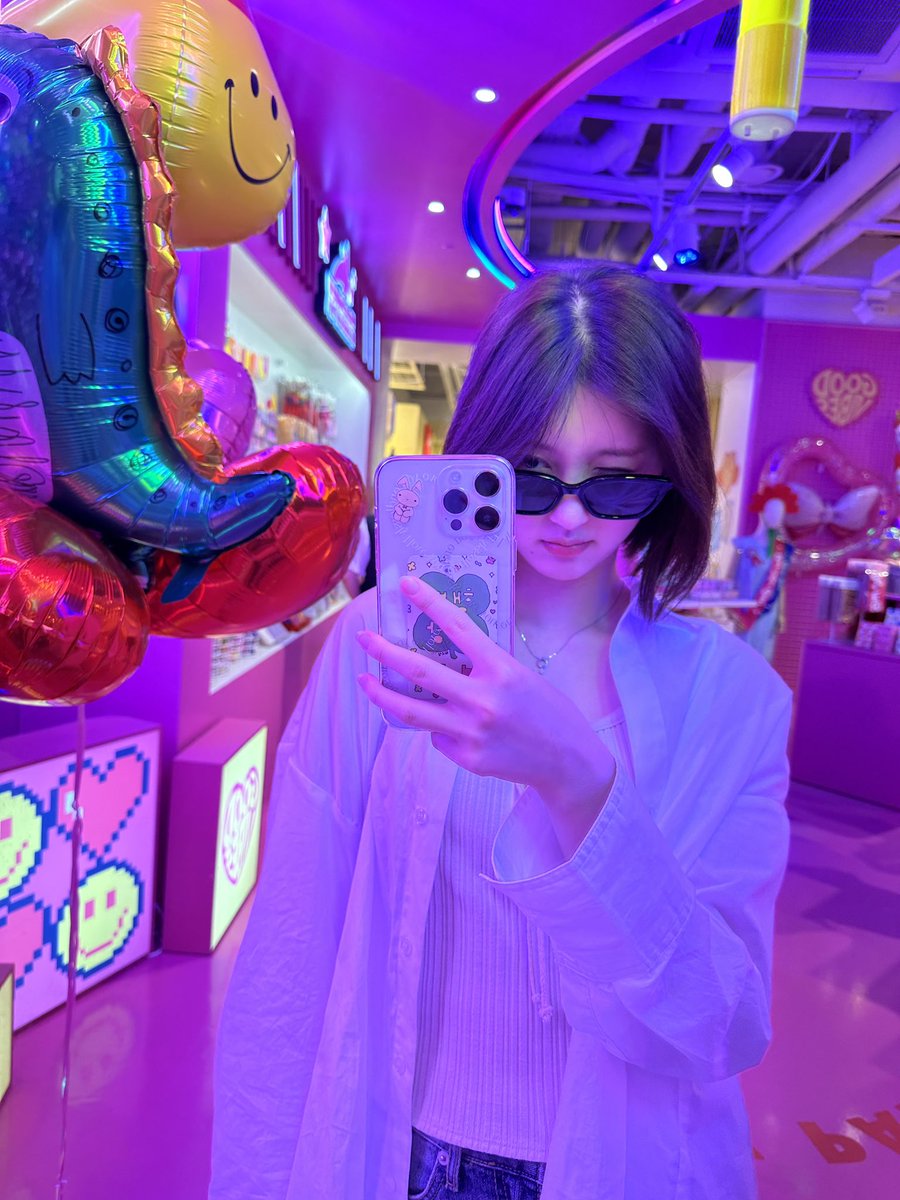 IVE on Twitter: "FALL-LOG🩵 #IVE #아이브 #GAEUL #가을"