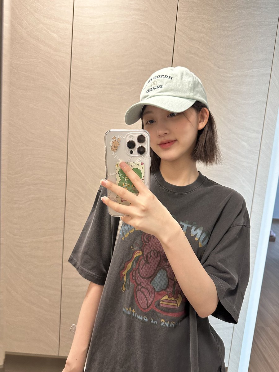 IVE on Twitter: "FALL-LOG🩵 #IVE #아이브 #GAEUL #가을"