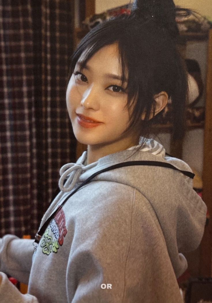 haerin pics on Twitter: "RT @haerinspic: she is soo adorable