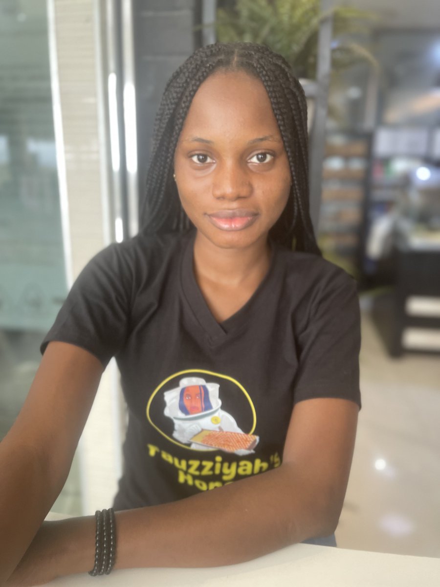 French 🇫🇷 On Twitter Rt Fauzziyahshoney The Honey That Sells Honey