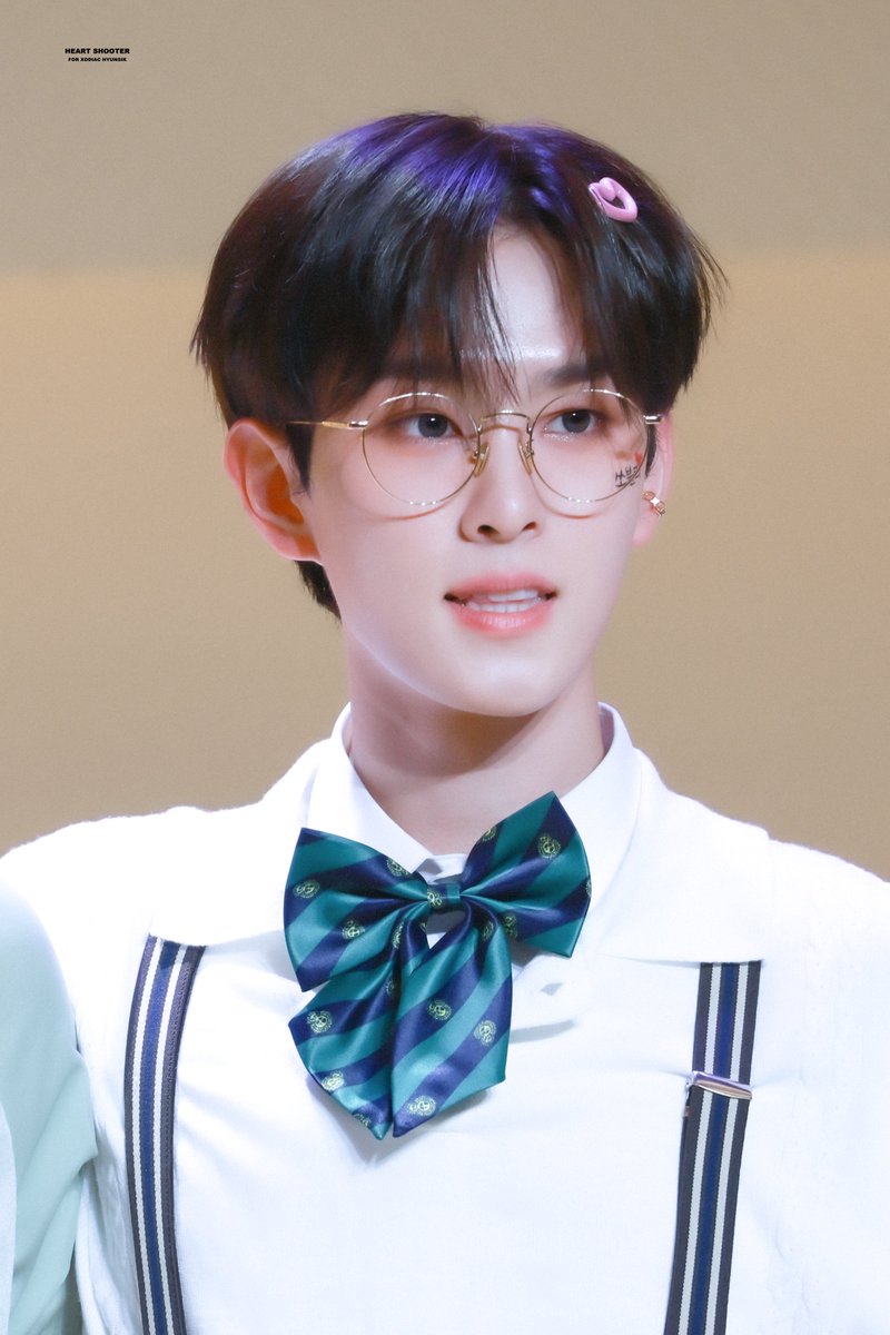 ' IVE XODIAC💚💚 on Twitter: "RT @HeartShooter912: 230616 대면 HQ #XODIAC #소디엑 #현식 #원현식 #HYUNSIK # ...