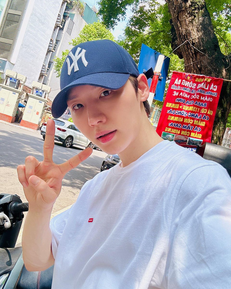 AB6IX INTERNATIONAL on Twitter: "[📸/230621] ab6ix_official Instagram — Woong “Hello Vietnam~😚” 🔗 ...