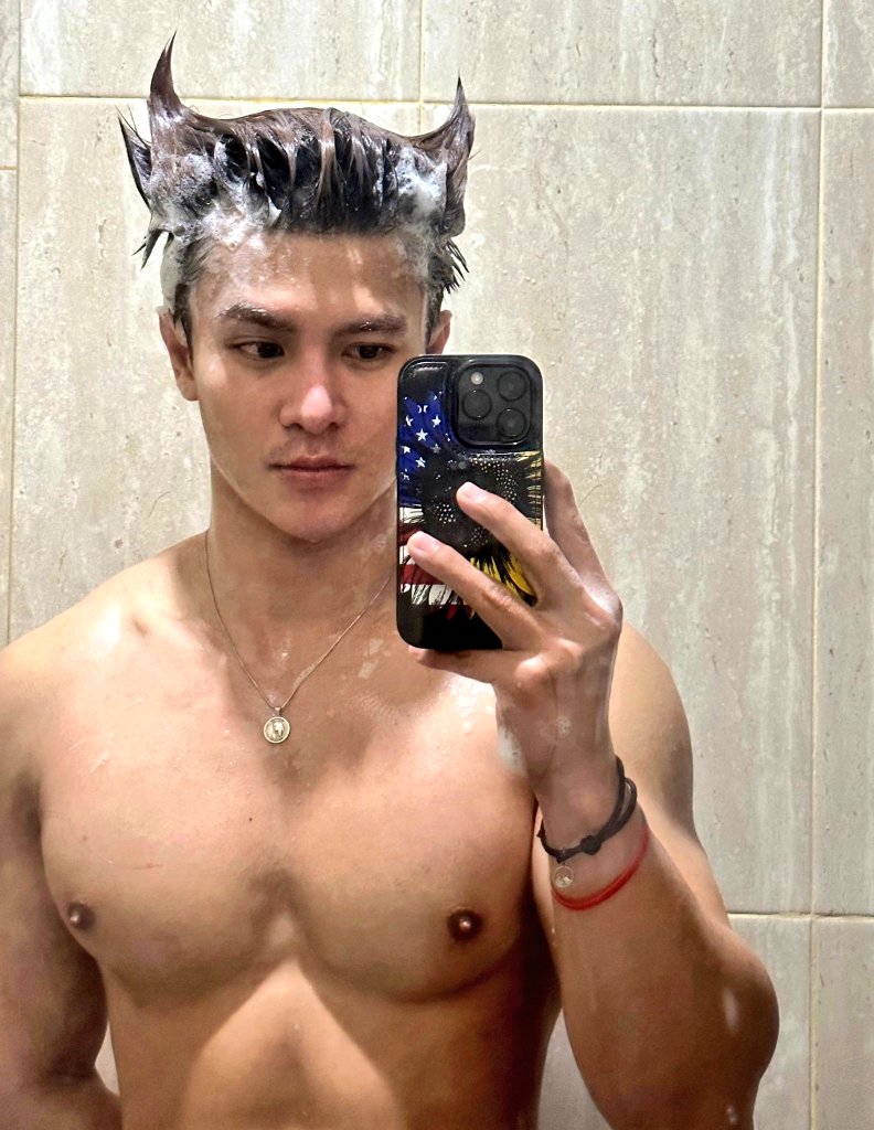 MRVVIP on Twitter: "Sebastian Teti shirtless with his Wolverine hair. #selebwatch"
