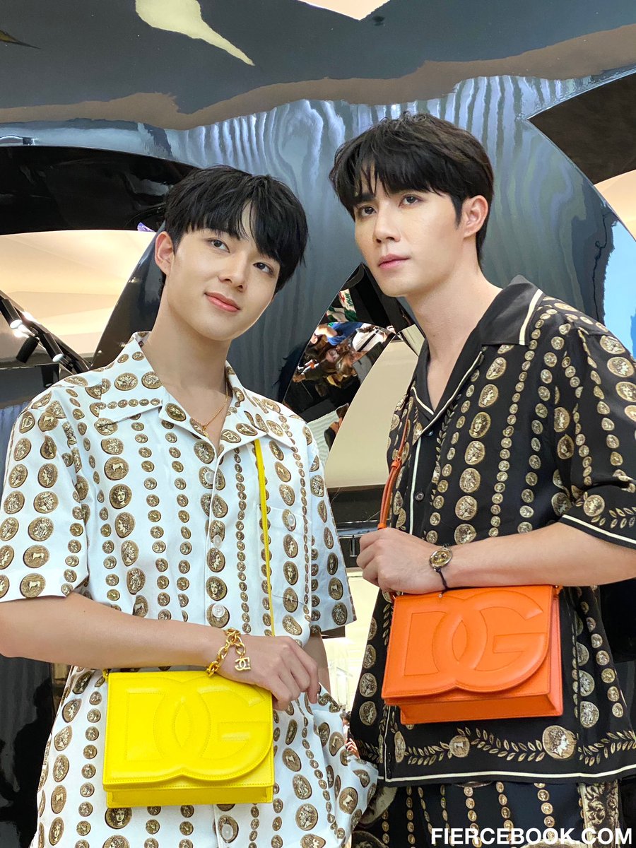 Fiercebook on Twitter: "🥰 ️ "ซี & นุนิว" ที่งาน DG LOGO BAG POP UP STORE @ SIAM PARAGON ค่ะ หล่อ ...