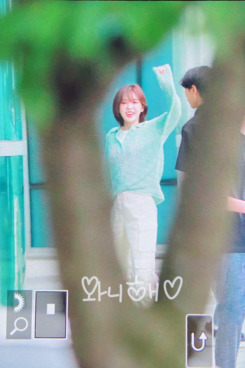 柚子(ゆず)💗💛💙💚💜 on Twitter: "RT @aloha_w221: 230621 영스 출근 #RedVelvet #레드벨벳 #WENDY #웬디"