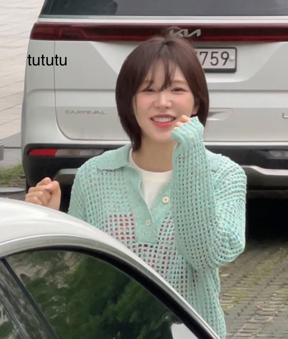 tututu on Twitter: "230621 Wendy 출근길 #웬디 #wendy #출근길 #RedVelvet #연스"