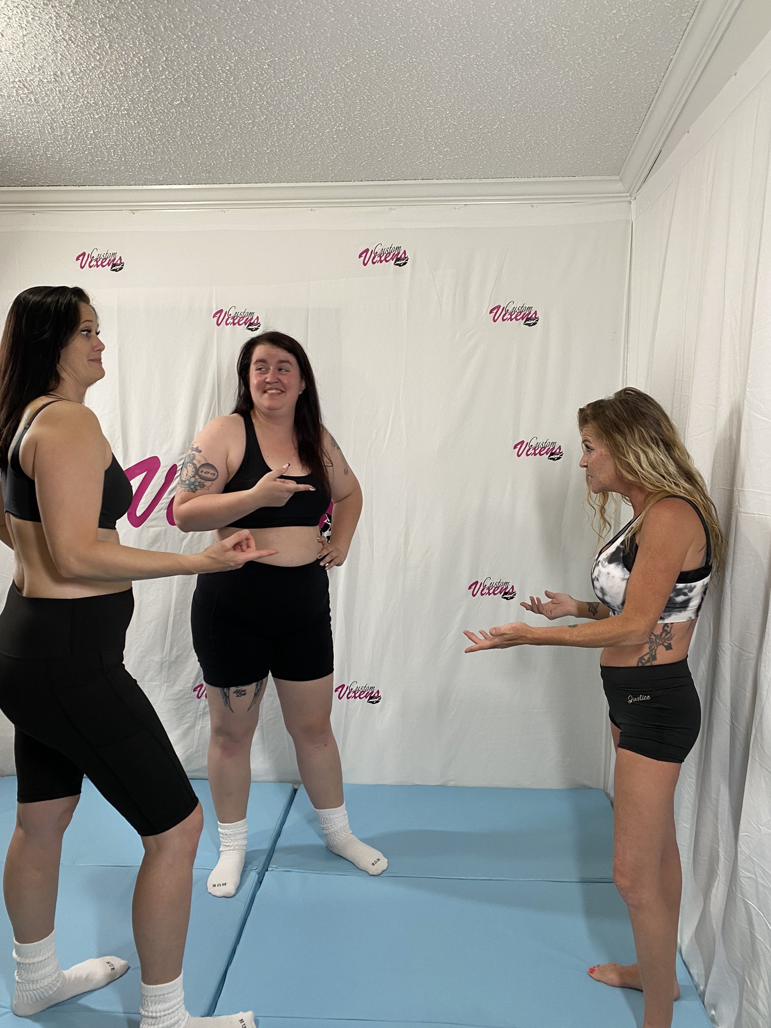 Custom Vixens on Twitter: "Yet another successful day at Custom Vixens!!! This time was more fun ...