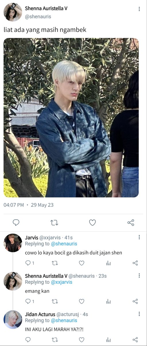 Capella, on Twitter: "— abis diapain tuh langsung senyum🤭"