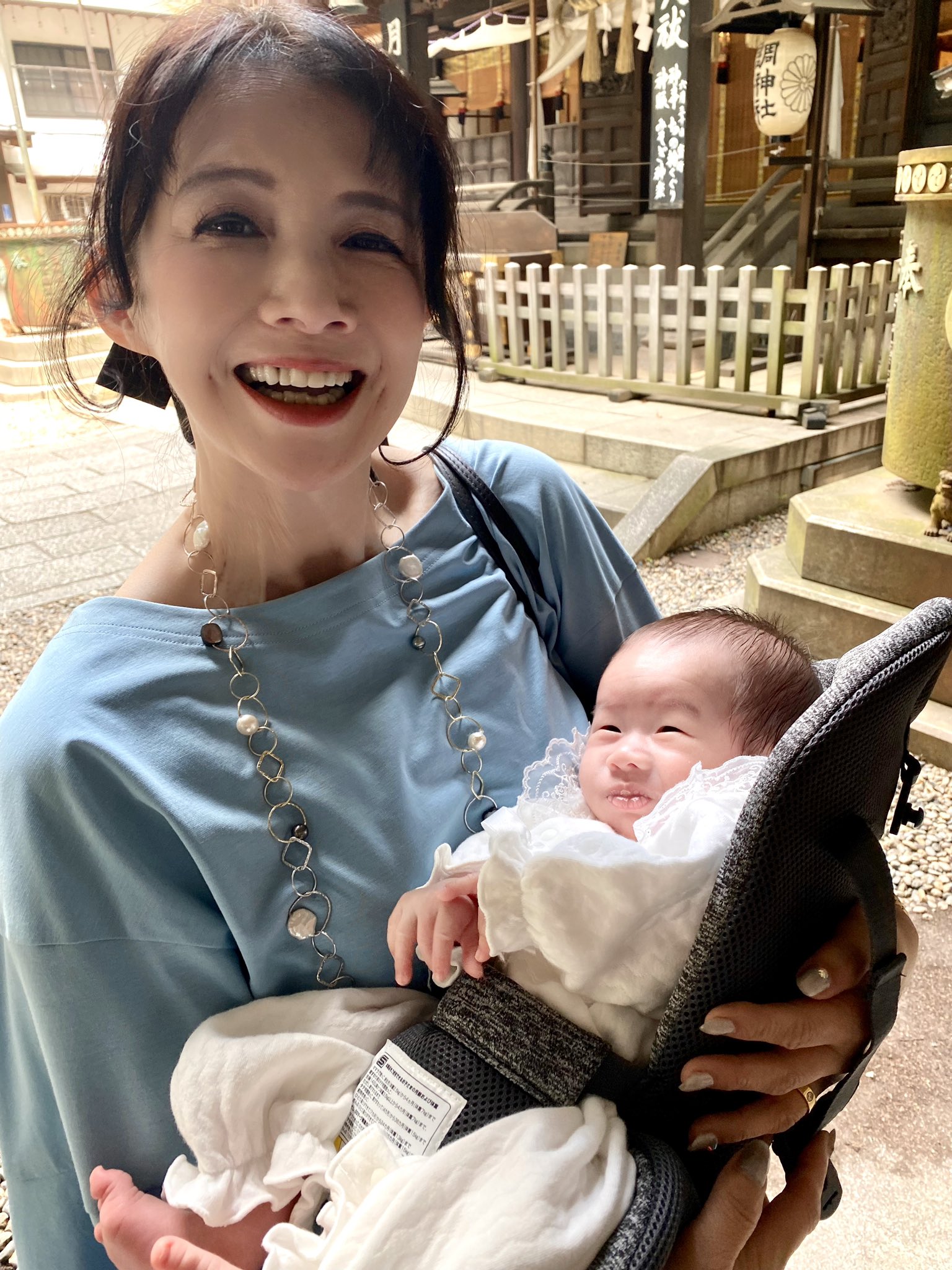 michiko makino on Twitter: "先月産まれた陽向くんのお宮参り。90歳間近の母も参加できるようにと浦和の調神社で。狛犬ならぬ狛兎の神社🐇卯年産まれにはピッタリ。私も息子 ...