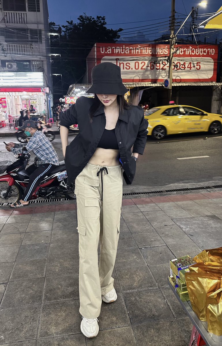 Engfa Waraha on Twitter: "🖤"