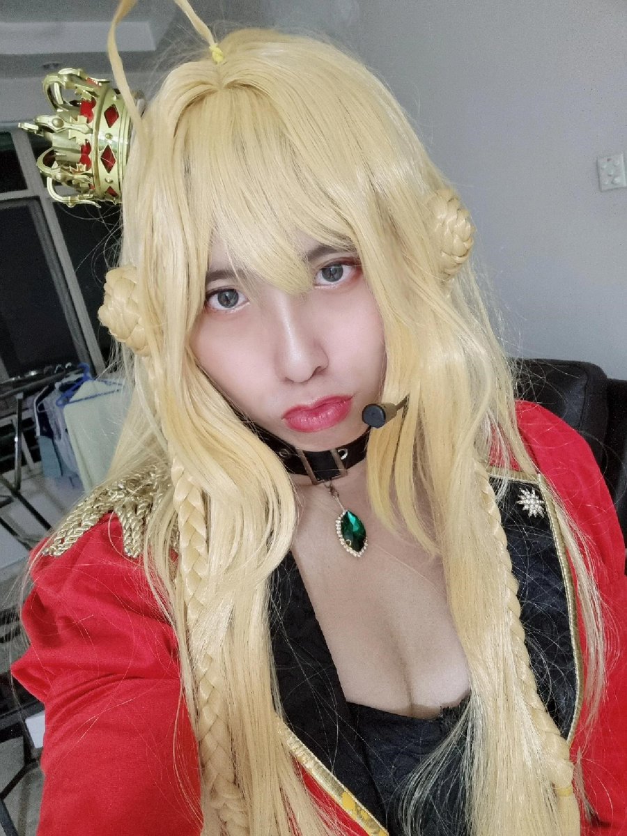 Cosplay heaven on Twitter: "Tried on my idol Nero costume today! [by AstraSeesYou] # ...
