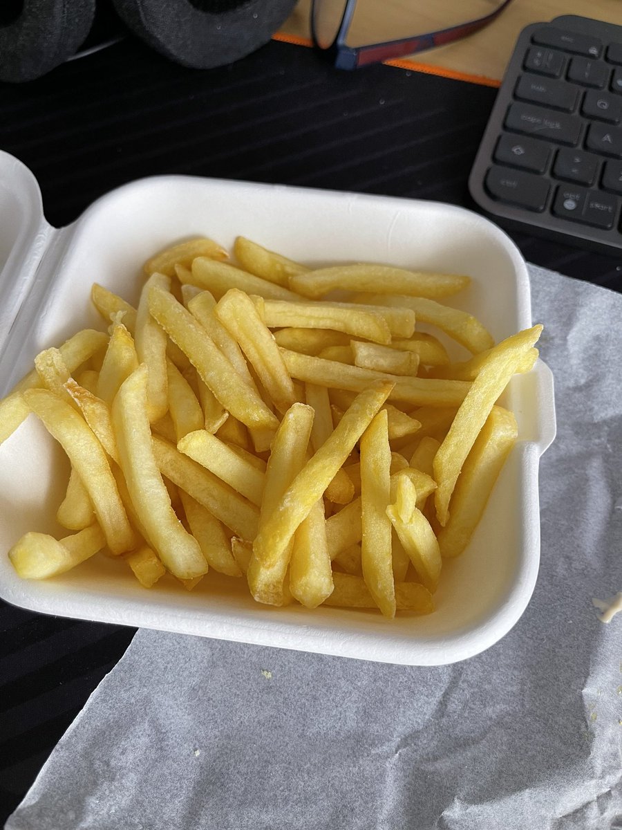 Chefe Jamon on Twitter: "Review do hambúrguer Musa da Devoro Burgers (5.08€ promo uber eats) As ...