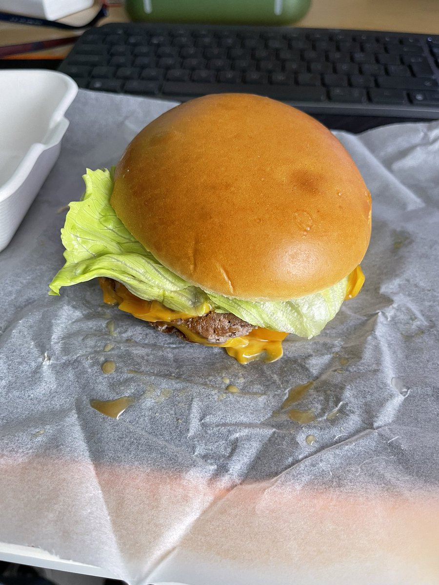 Chefe Jamon on Twitter: "Review do hambúrguer Musa da Devoro Burgers (5.08€ promo uber eats) As ...