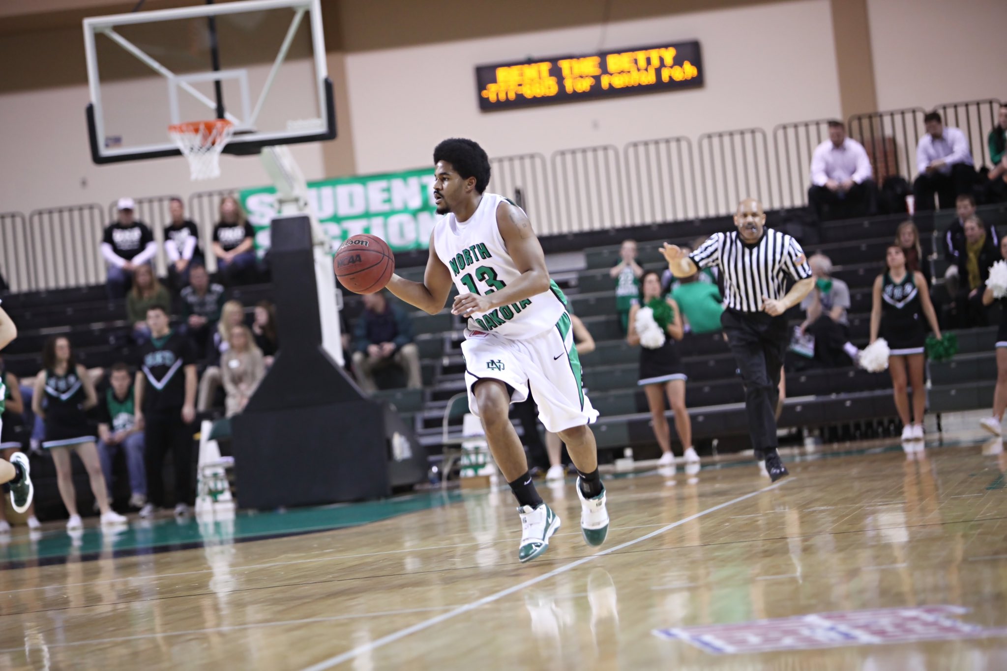 North Dakota Women's Basketball on Twitter: "We dug up some 📸 of Coach Bledsoe from his playing ...