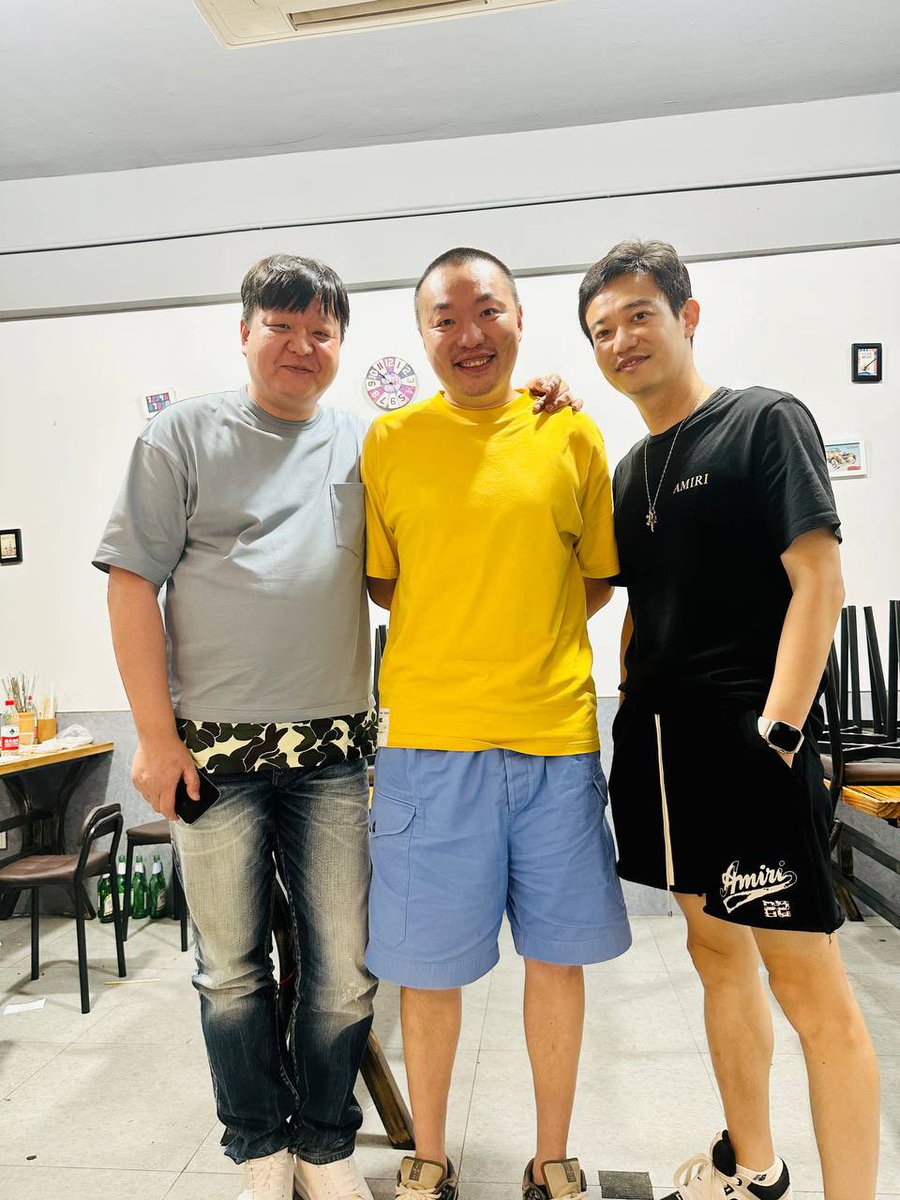 Dash On Twitter 老朋友一晃十几年了凹,左边那位该减肥了,右边那位医美很有成效😅