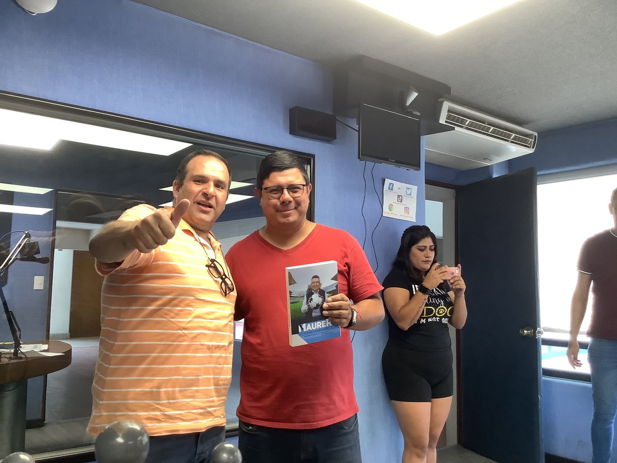 Ricardo Hernández E. on Twitter: "Roberto Carlos Benavides Ramírez recibe de Anuar Abdala “El ...