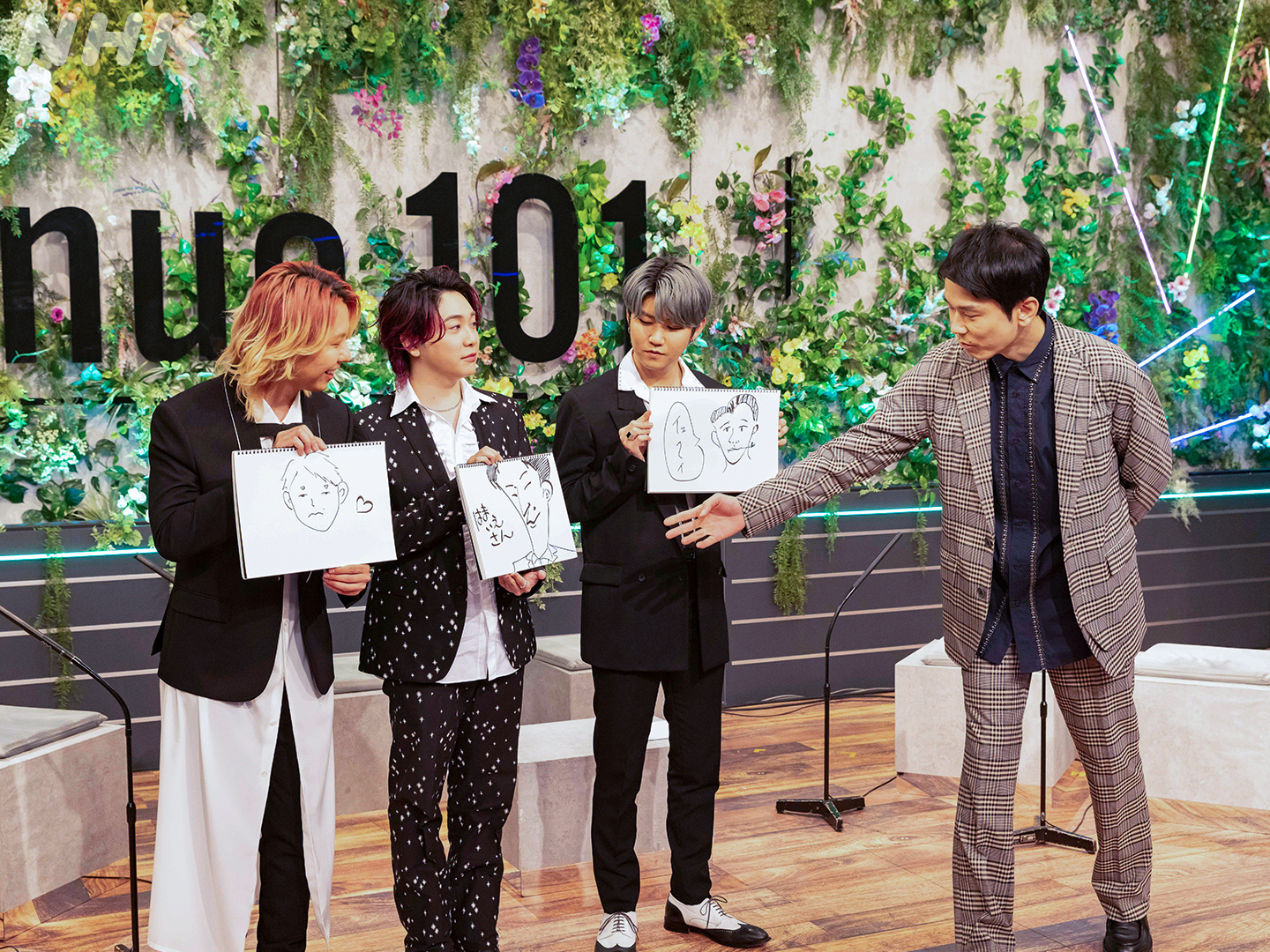 Venue101 on Twitter: "🍏#MrsGREENAPPLEおえかき対決 !!🎨 企画撮影中の1コマをパチリ📸 すっかり仲良くなった2組😊 ミセスの #KEYitem🔑や ...