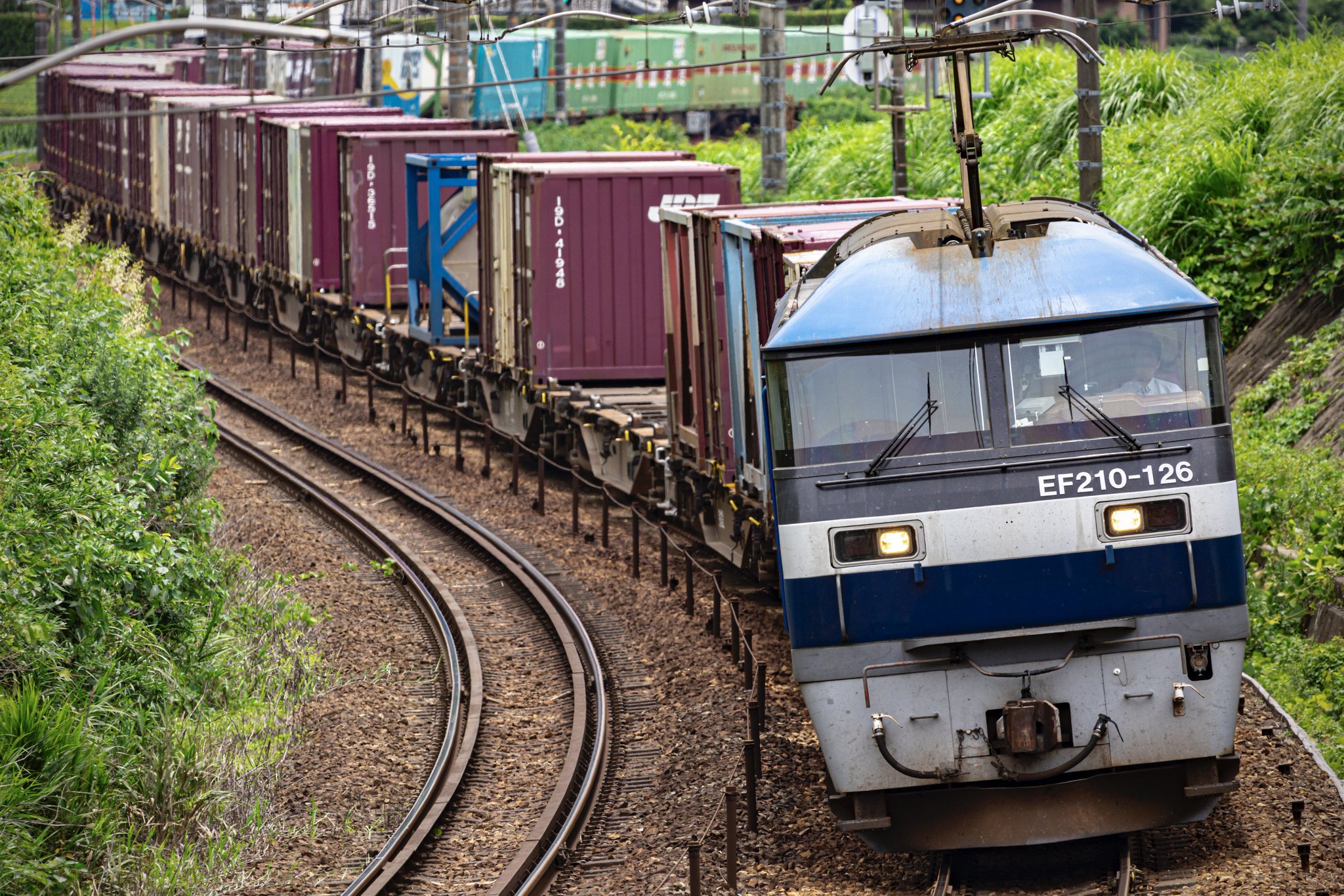 緑の御旗 on Twitter: "RT @nOh_3r: 2023/06/21 70レ EF210-126 460分以上の遅れで通過 高松方に30ftが集まる個性的な積み方ですが、 こうして ...