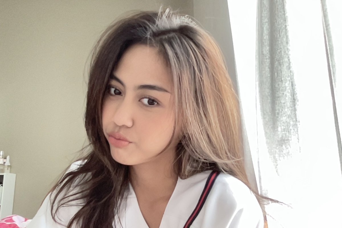 Sisca Saras on Twitter: "🤔"