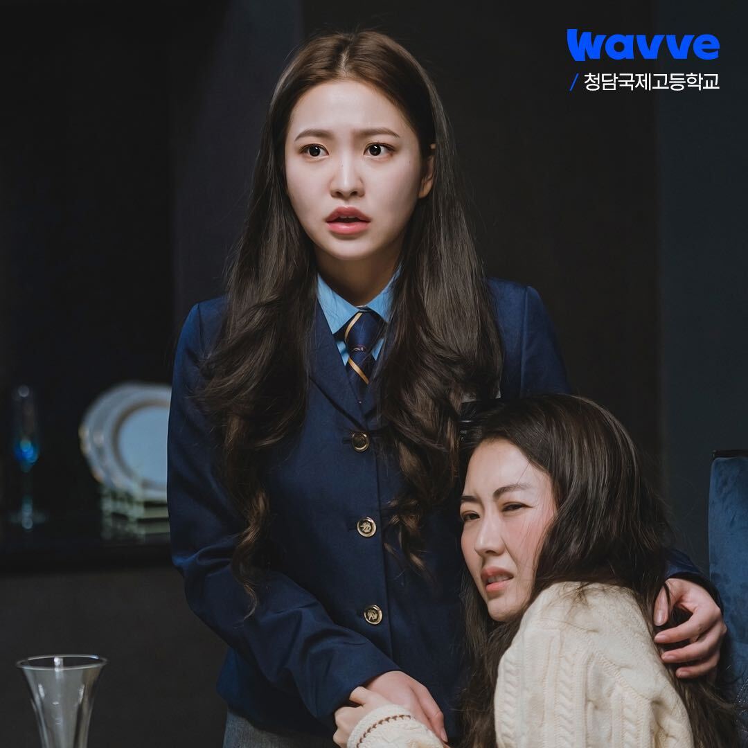 Wavve (웨이브) on Twitter: "다크하지만 스윗하게, 김예림X이종혁 단짠매력에 정신 못 차림😵 뺏고 뺏기는 두 여자의 권력게임 [청담국제고등학교] 매주 수요일 ...