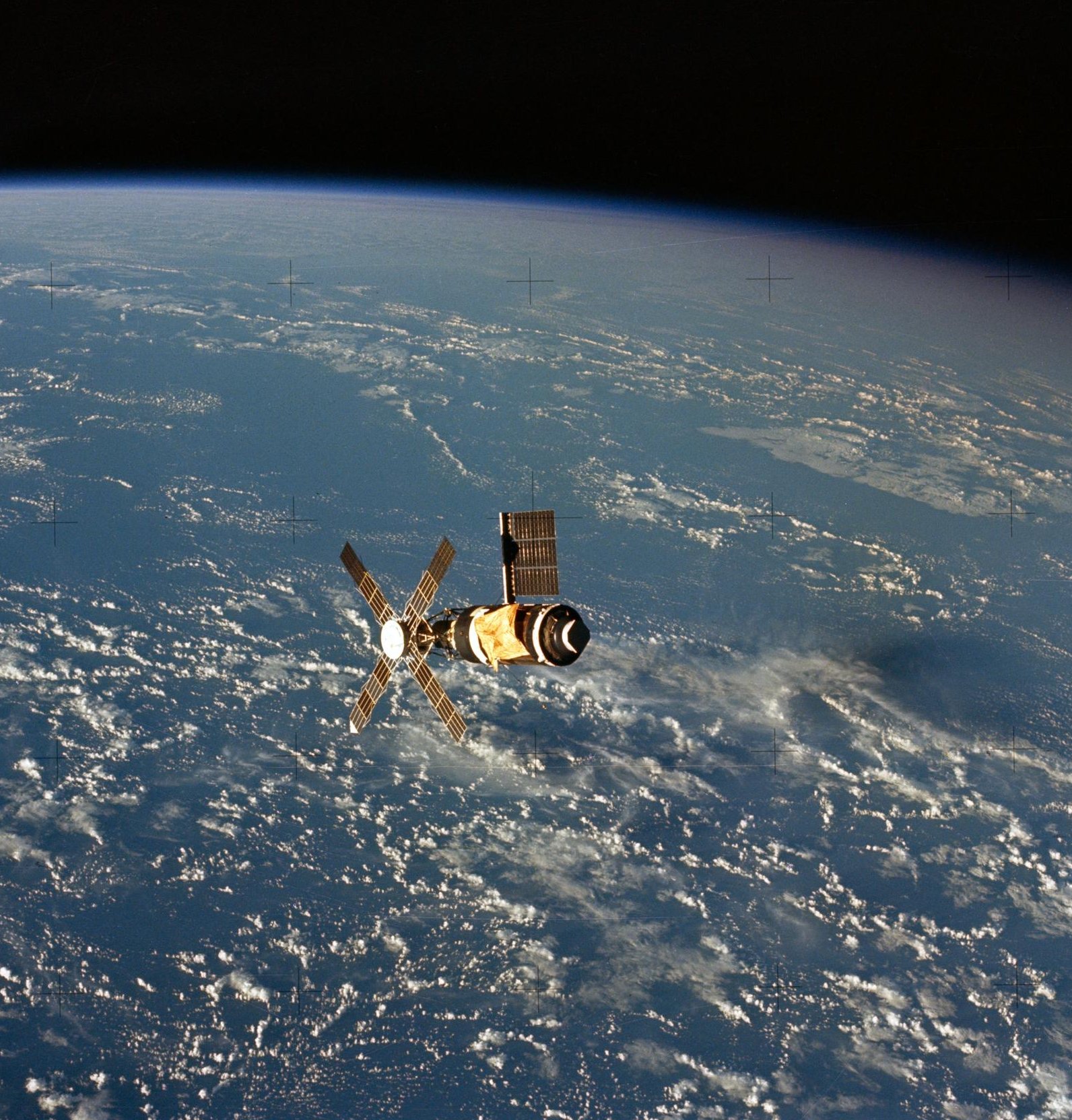 NASA History Office on Twitter: "#50YearsAgo today, the Skylab 2 crew said goodbye to Skylab and ...