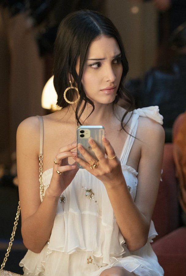 sof on Twitter: "RT @leoninethings: "you already have too many clothes" https://t.co/qpl84x1i2H ...