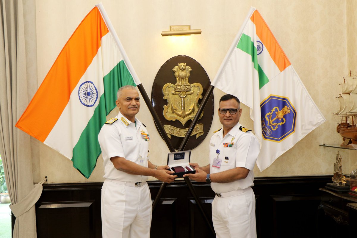 IN on Twitter: "RT @indiannavy: Adm R Hari Kumar #CNS, unveiled a Book of Hindi Poems (in three ...
