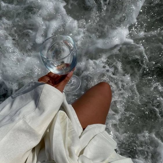𝒞𝒶𝓉𝒶𝓁𝒾𝓃𝒶🌙 On Twitter Ocean Waves And Tan Lines