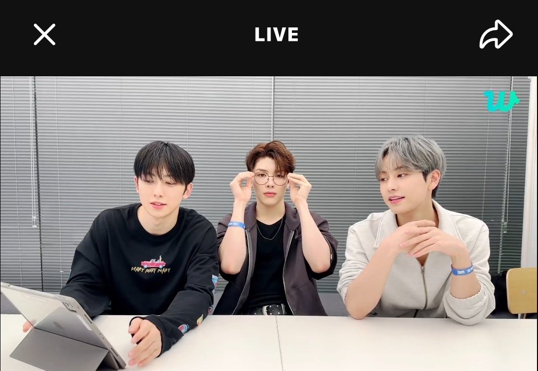 &TEAM WEVERSE on Twitter: "🌟 062223 &TEAM started their live: the moment we met LU É🌙 https ...