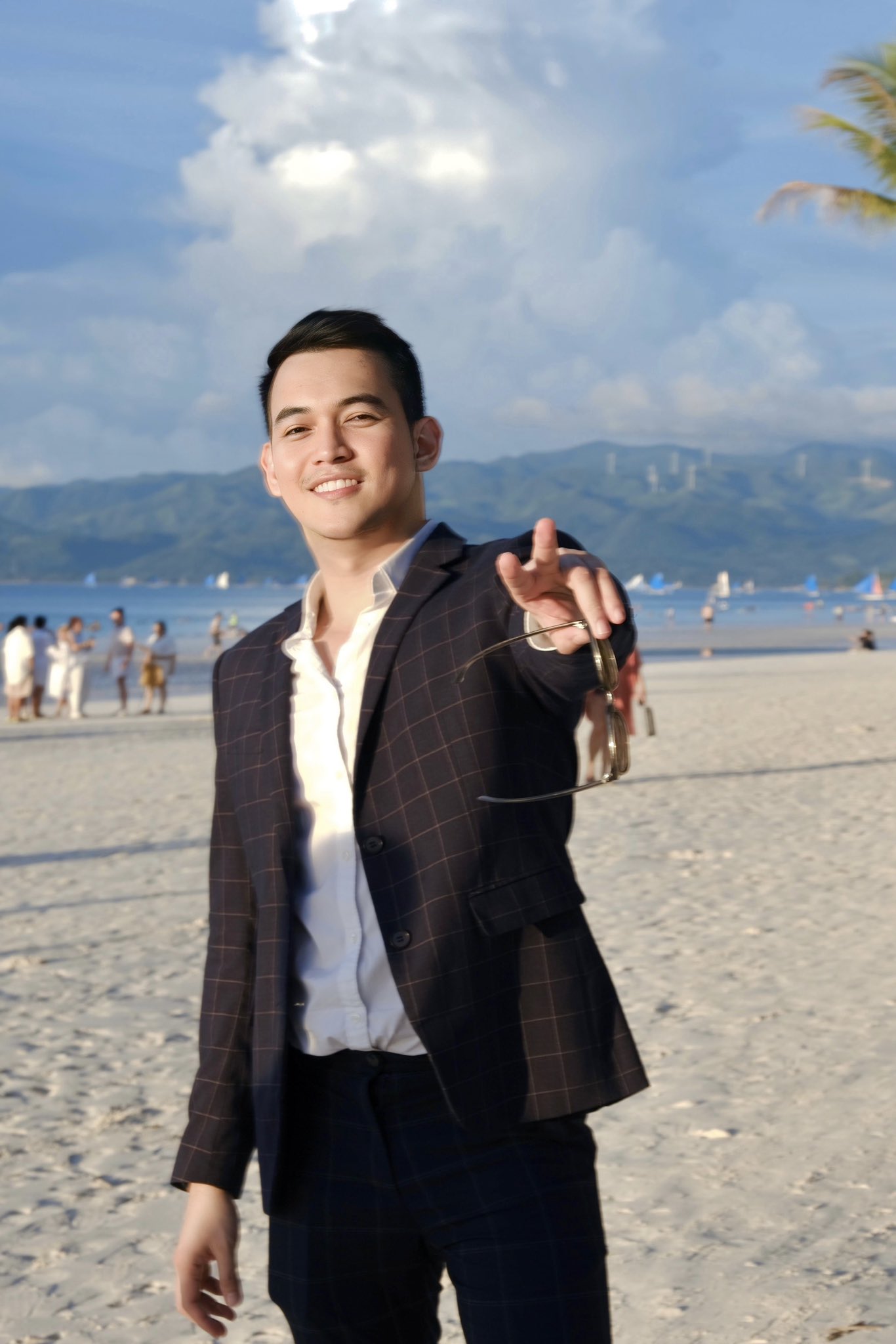 Joel Sanico Aba IG: @iamjoelaba on Twitter: "Nice to see you again, #Boracay! This time, hosting ...