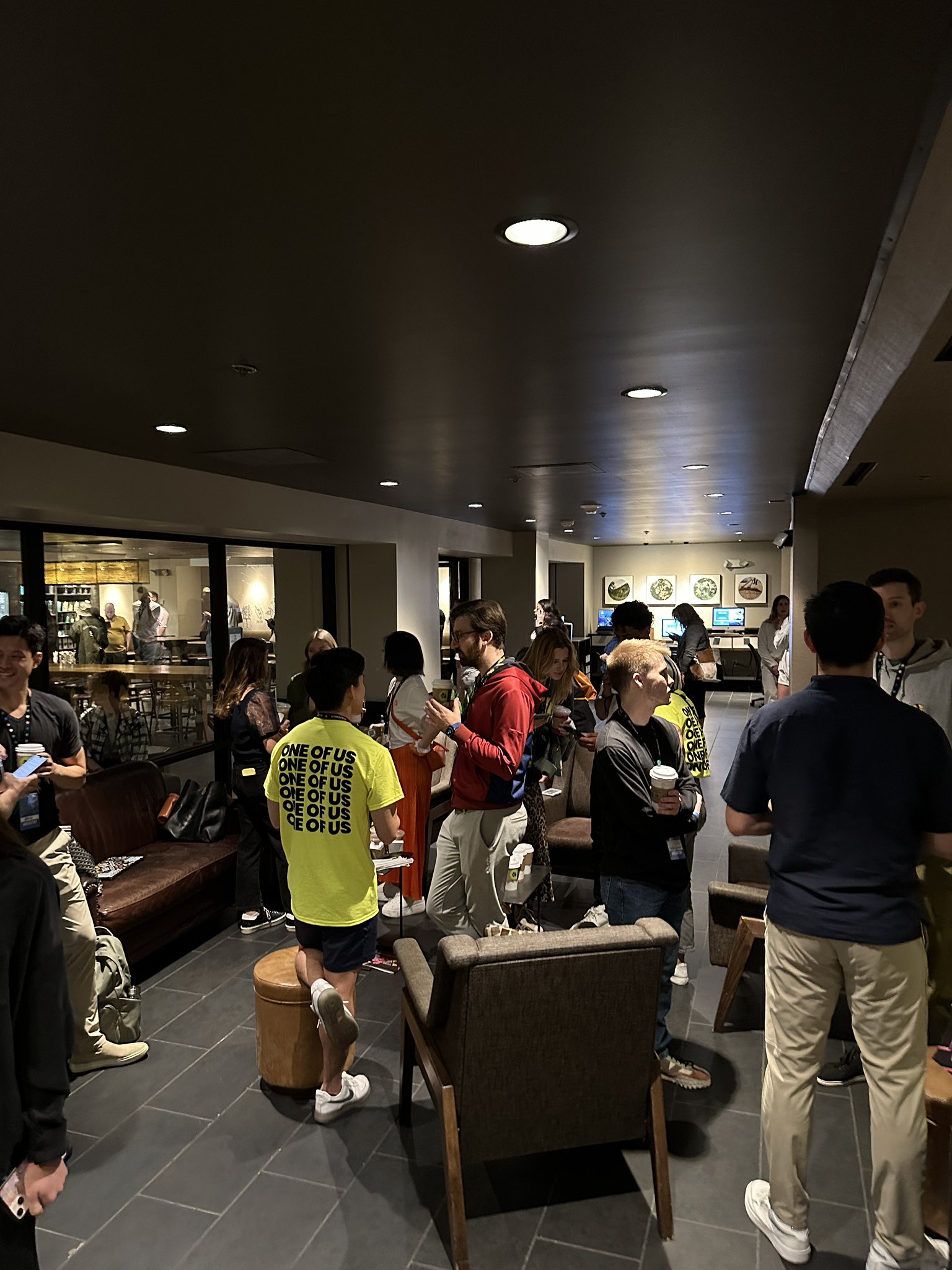 Beacons on Twitter: "Getting caffeinated for the 2nd day of VidCon! ☕️ https://t.co/6hsVpkslTc ...