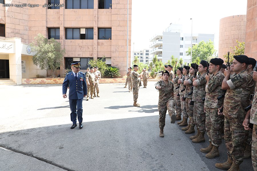 الجيش اللبناني On Twitter ترأس الحفل نائب رئيس الأركان للتجهيز العميد