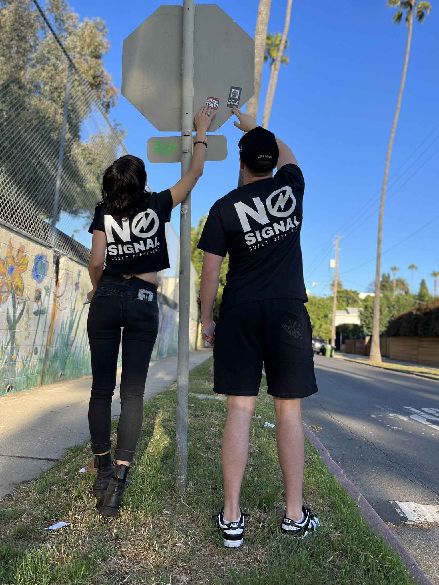 No Signal on Twitter: "LA TAKEOVER‼️ BUILT DIFFERENT 🔌 #NoSignal https://t.co/iu3Sj0aDhZ" / Twitter