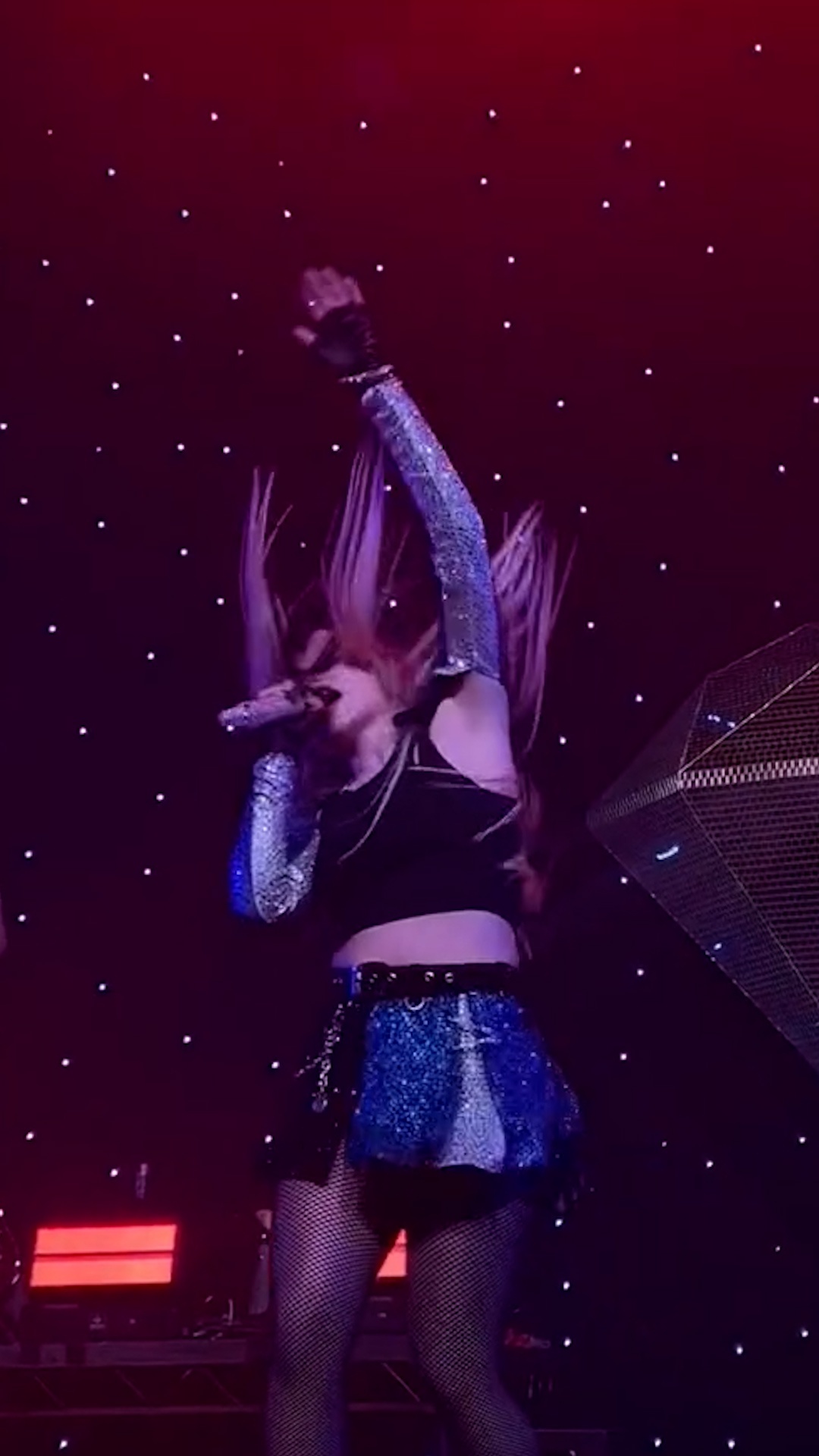 Nowthis On Twitter A Fan Crashed The Stage And Slapped Pop Singer Ava