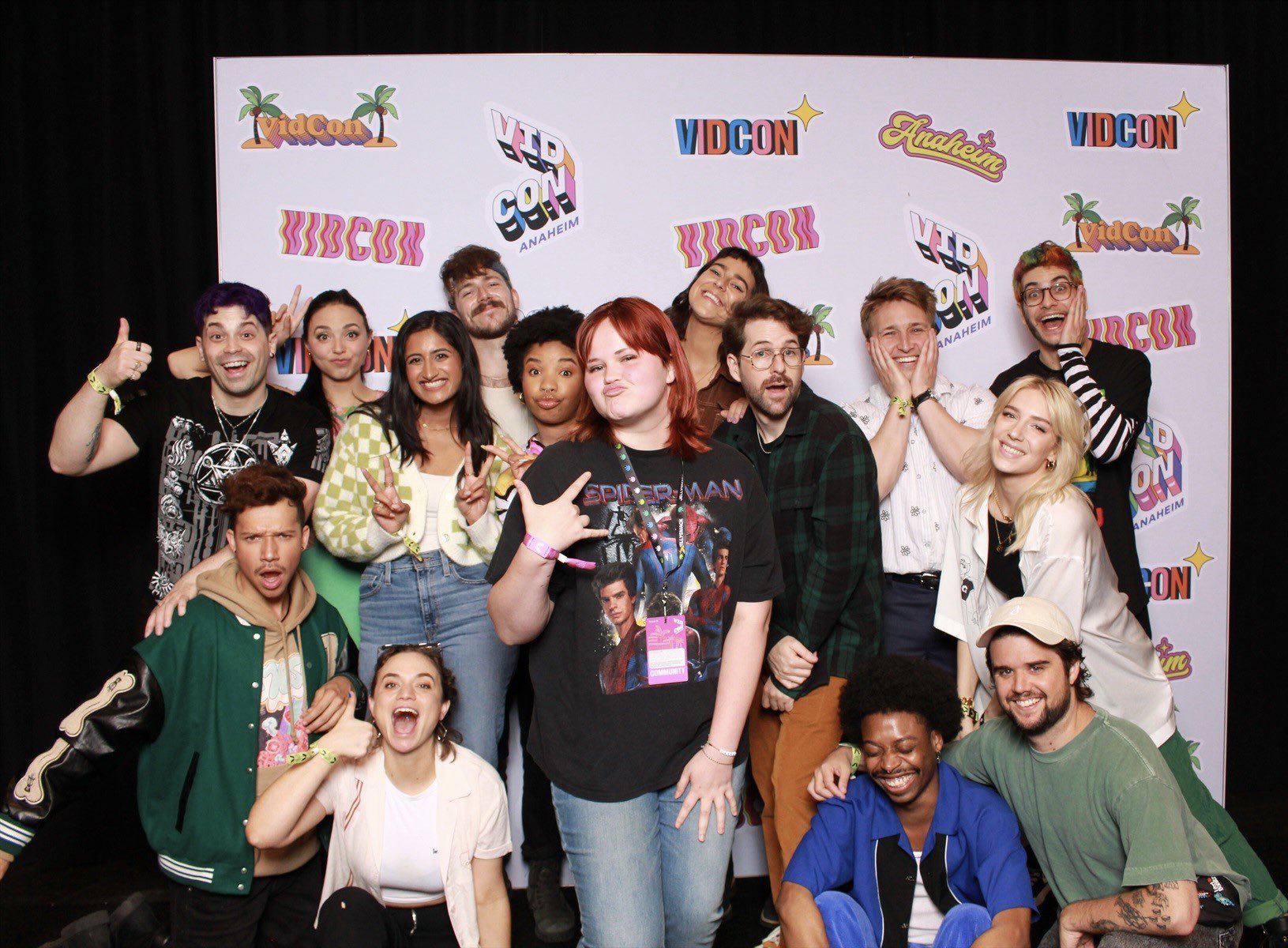 grace is at vidcon! on Twitter: "do we like my smosh pic 😭😭♥️♥️ https://t.co/b2yb63geOZ" / Twitter