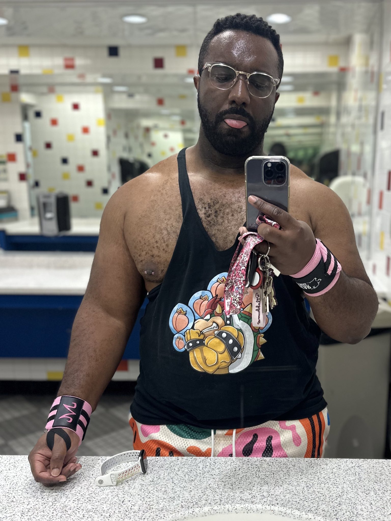 Sebastian B. on Twitter: "The tit in question https://t.co/VftDZFmRzT" / Twitter