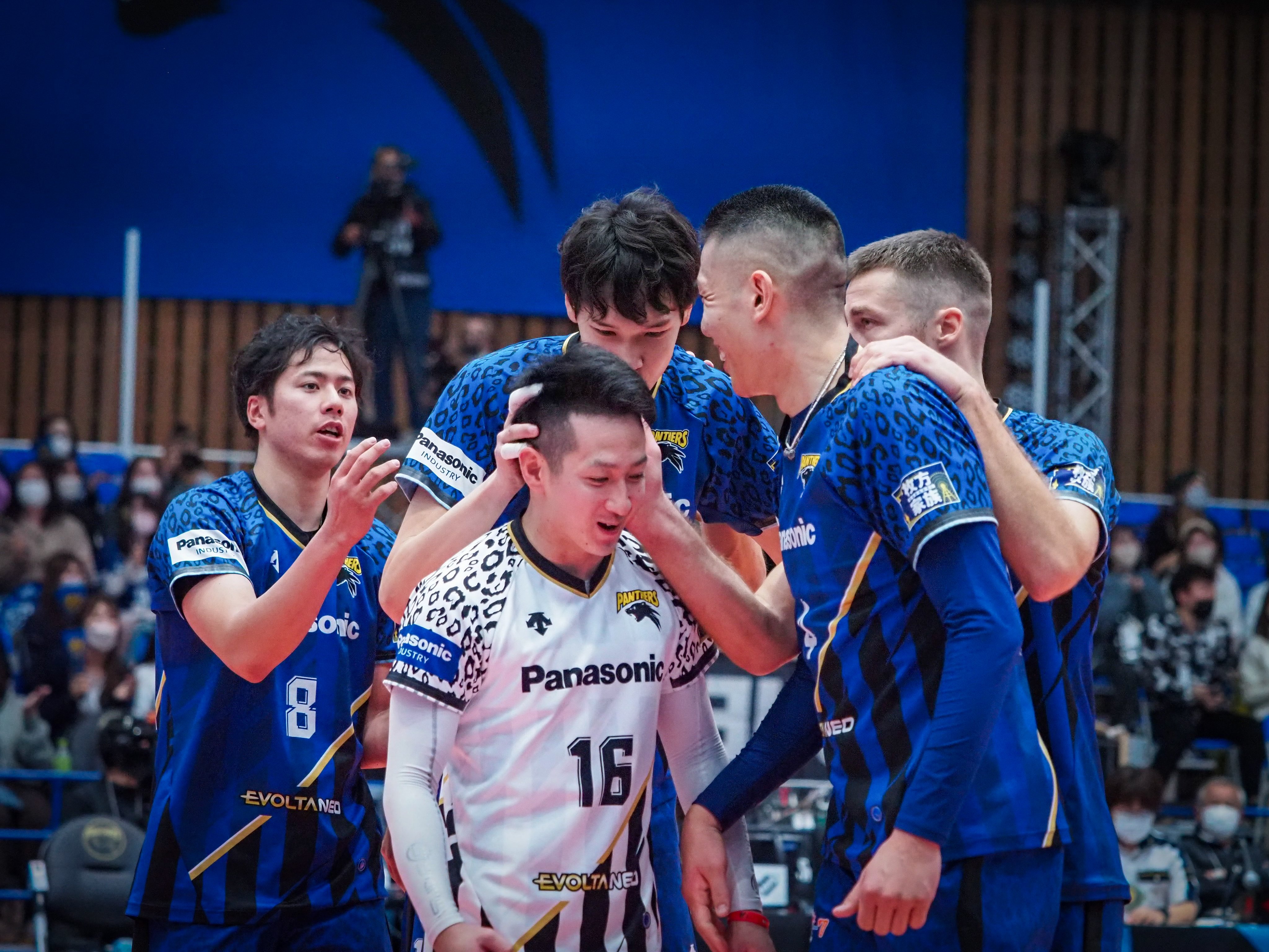 こより🧊🐧 on Twitter: "ありがとう。 本当にありがとう。 大好きだよ。 #パナソニックパンサーズ #伊賀亮平 選手 #大竹壱青 選手 https://t.co ...