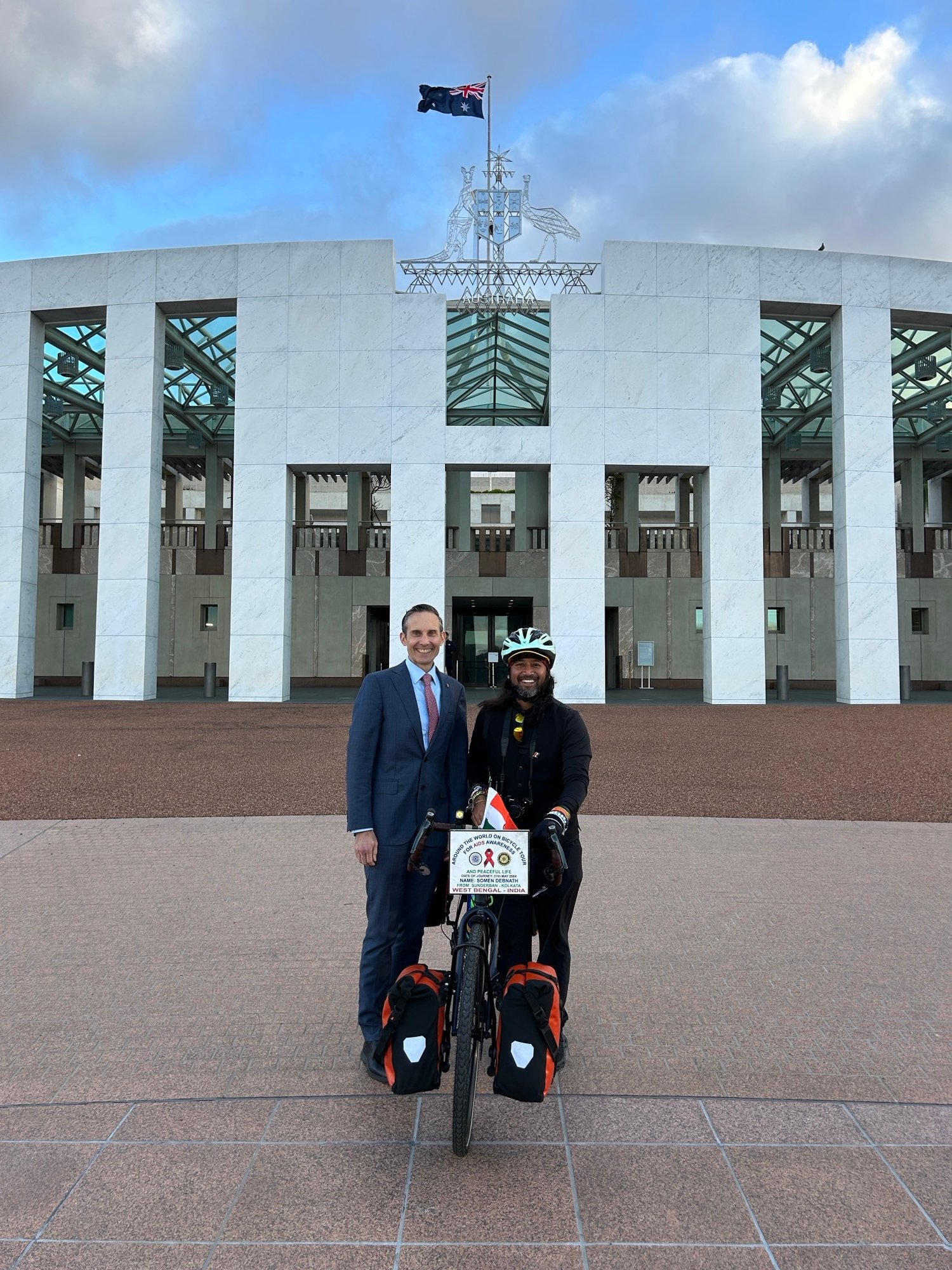 Barry O’Farrell AO on Twitter: "#Kolkata based 🇮🇳 activist Somen Debnath is on a world biking 🚴 ...