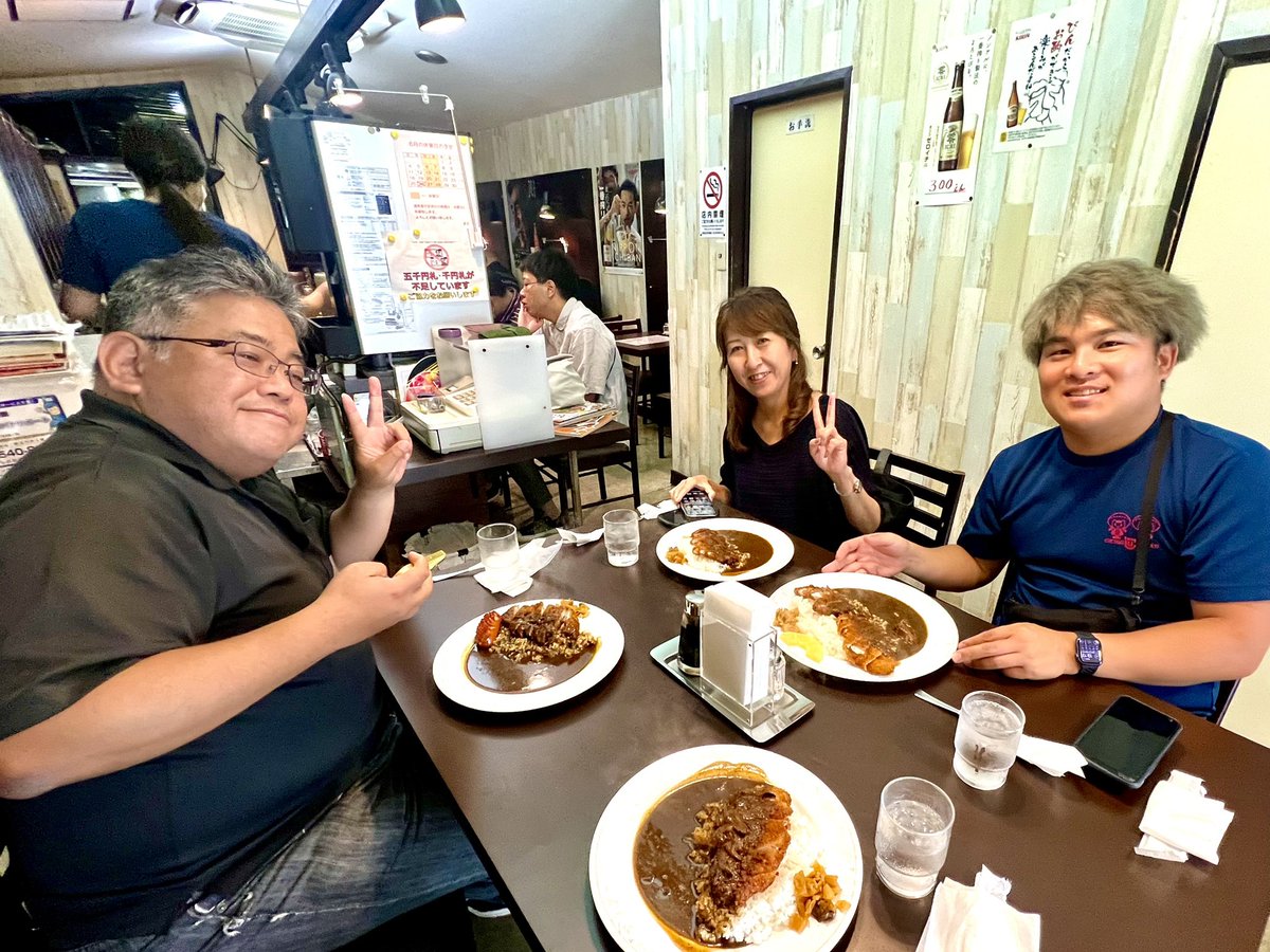 🏉COCORO UNITED🏉 on Twitter: "勇ましい戦士のよう ️‍🔥 向かう先は、カレー屋さん😋 @w_higa @higashiosakakei"