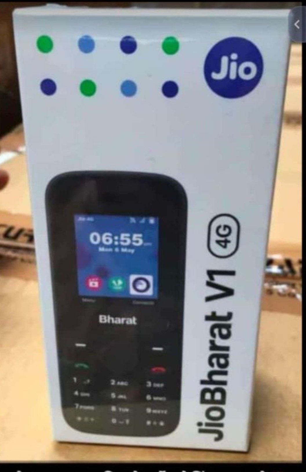 ig.techhub on Twitter: "Jio Bharat V1 4G launching soon in India. #Jio #JioBharatV1 https://t.co ...