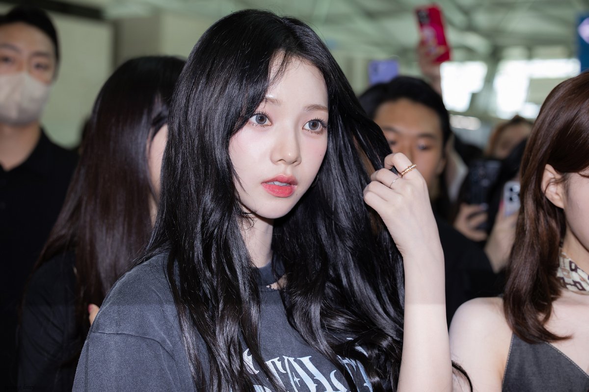 KARINA Philippines 🌶️💙 #slow on Twitter: "RT @SpringFairy0411: 230623 #aespa #에스파 #KARINA #카리나"