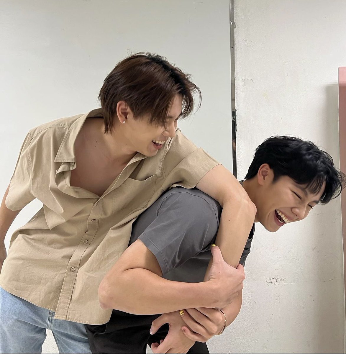 MultiverseofWar on Twitter: "“รัก” พิมพ์แบบนี้น้าาา 🤭🤭 IG : yinyin_anw #warwanarat @warwanarat # ...