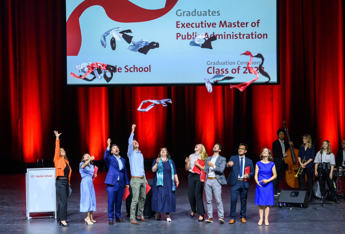Hertie School on Twitter: "Congratulations to the Executive Master of Public Administration ...
