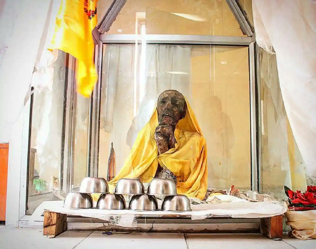 Signs of Enlightenment Thread on Buddhist Relics Few aspects of ...