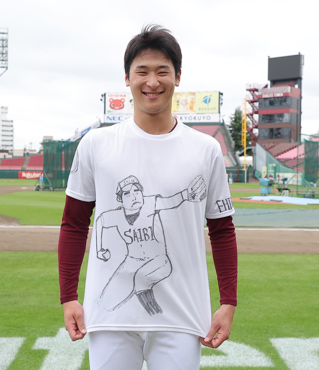 サンスポ×EAGLES on Twitter: "【楽天ｰ西武】23日、#安楽智大 投手が200試合登板を達成しリリーフ陣が手作りの記念Tシャツで練習に参加。#内星龍 投手は済美高校時代の写真 ...