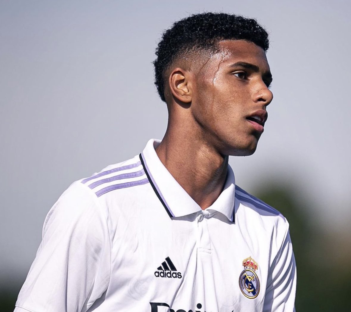 Understand Real Madrid and Shakhtar Donetsk are at contracts signing ...