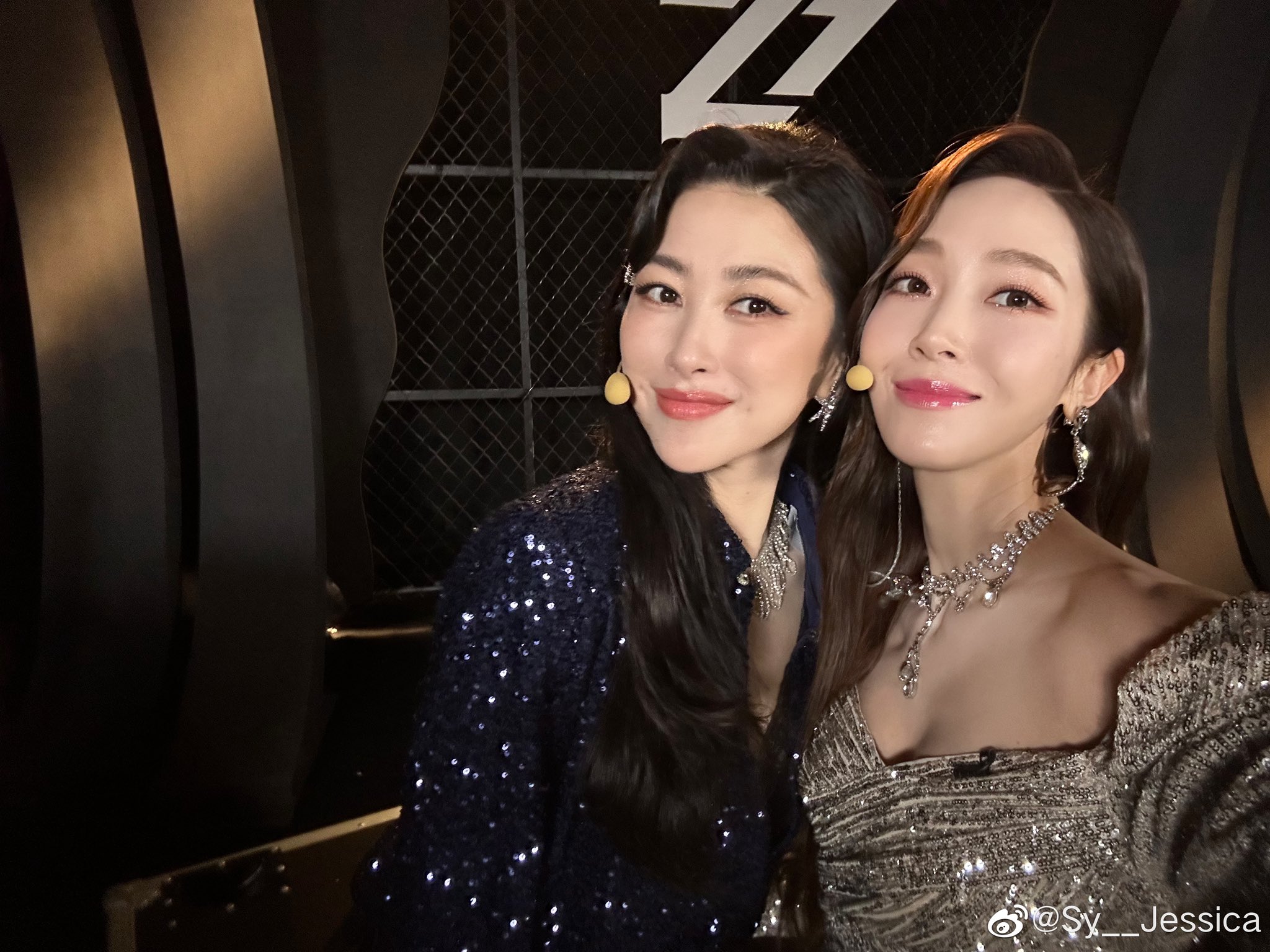 Ri 🎂 418 on Twitter: "[Weibo] 230624 Jessica Jung update (3/4) Sy__Jessica: 和这些漂亮又可爱的姐姐们在 #乘风 ...