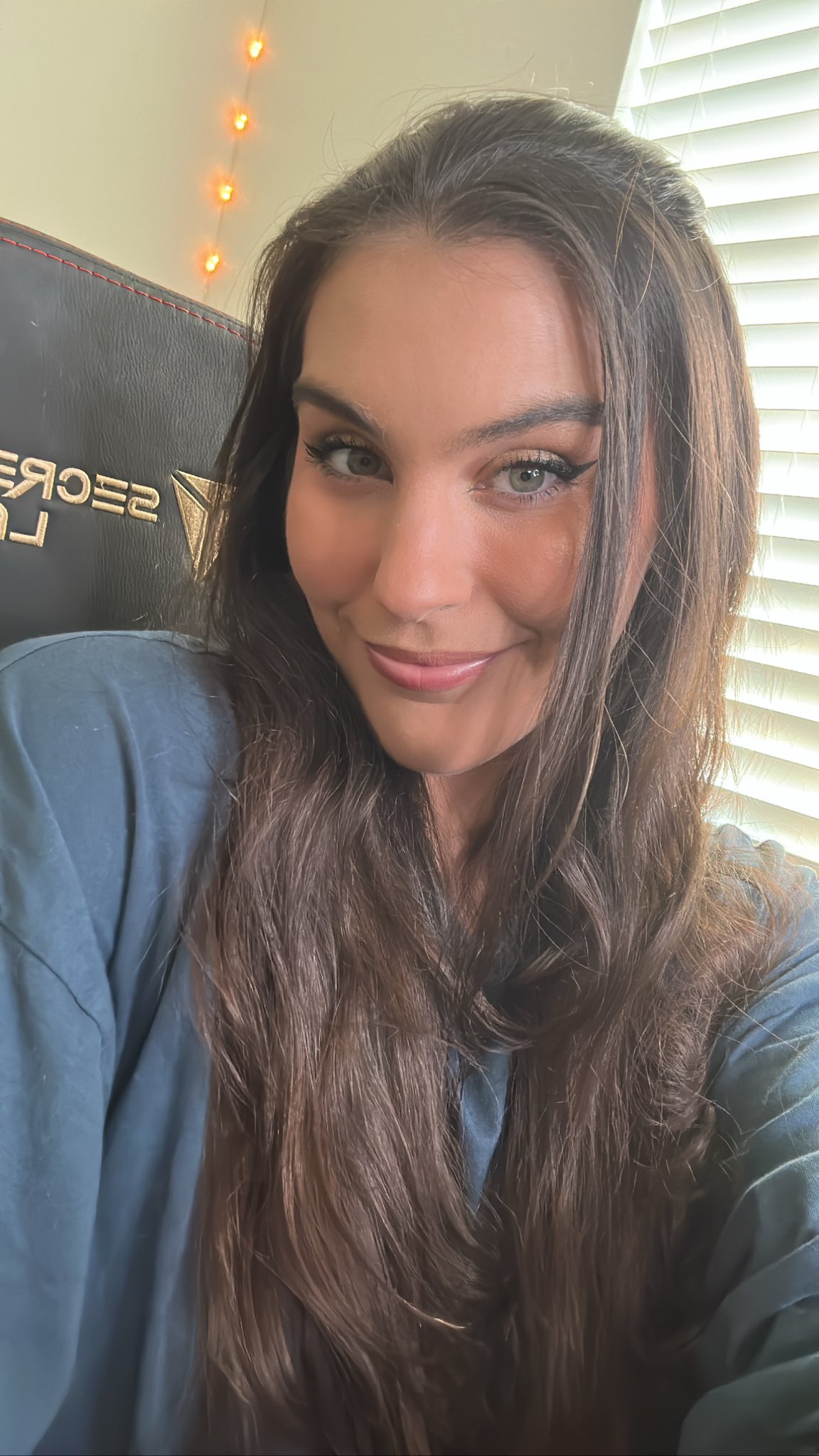 Stacey Senpai on Twitter: "Yuyu is co-hosting stream tonight 🤍 come say hi to the little kitty 🥹 ...